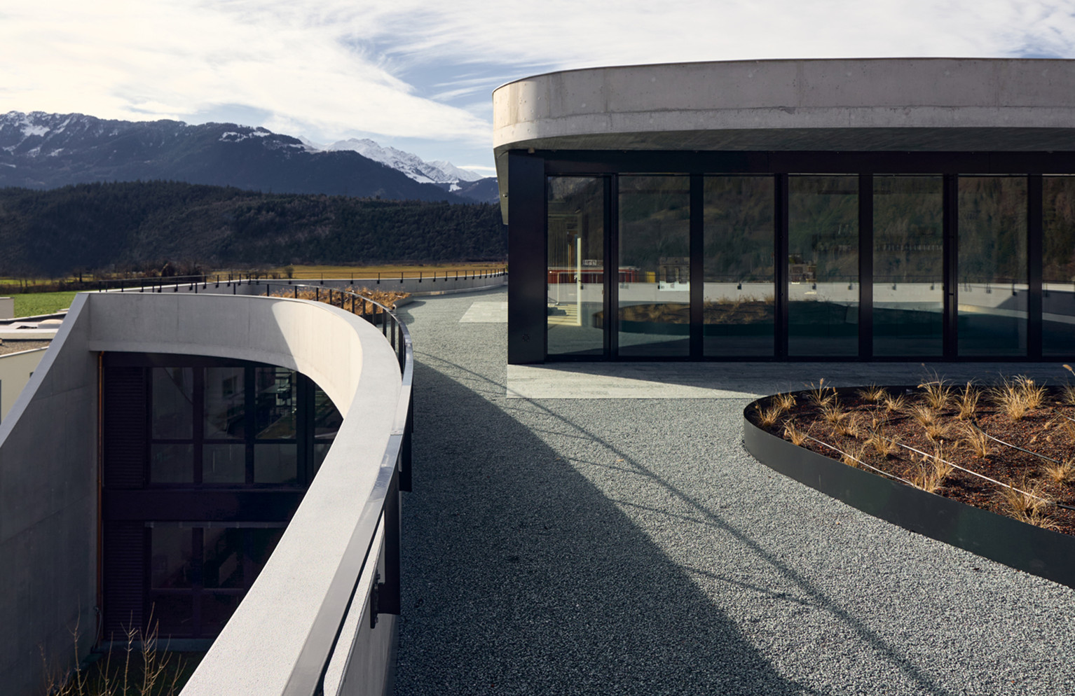 SFT Swiss Fassaden Technik AG – Premium Gebäudehüllen